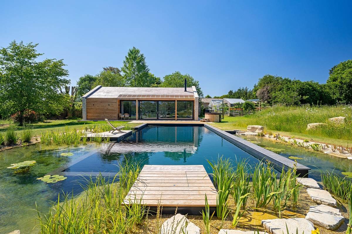 Schwimmteich mit Biotop | Antonie`s Meistergärten